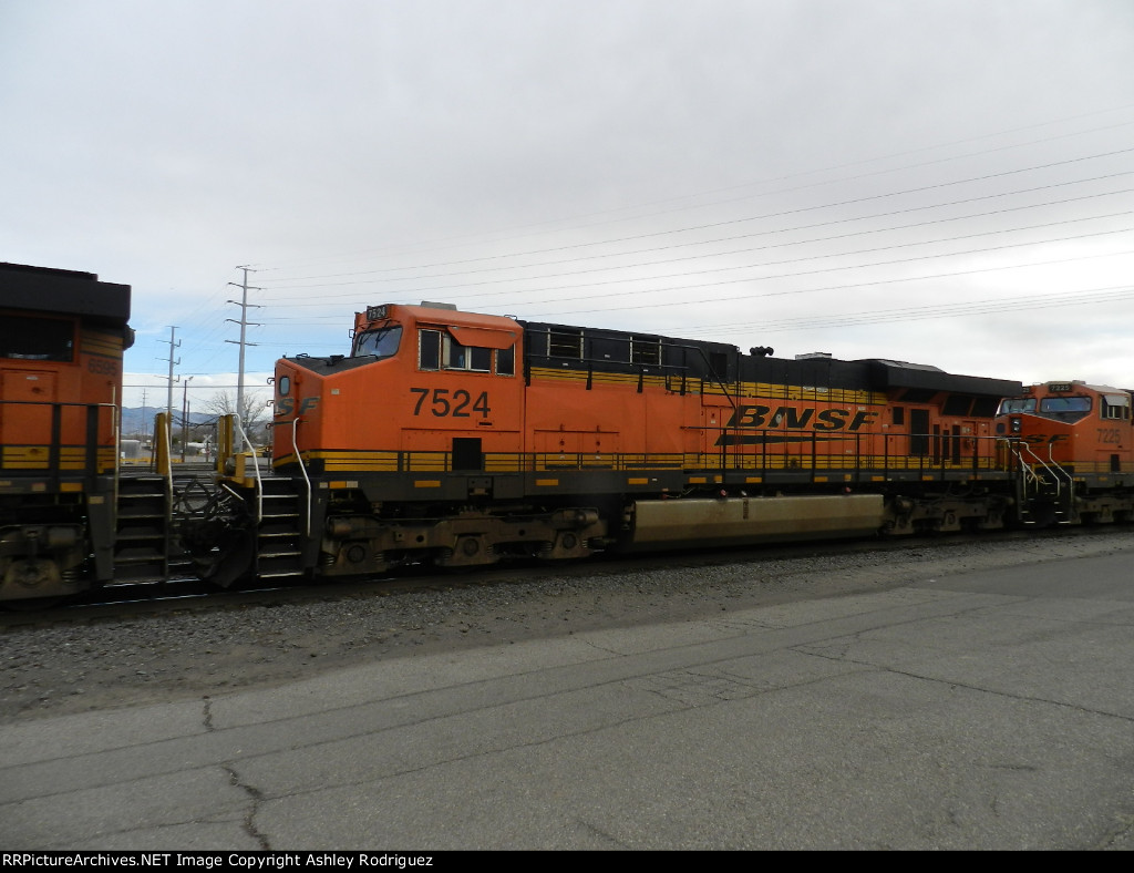 BNSF 7524